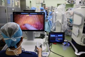 【四国初】メドトロニック社製、手術支援ロボット 「HugoTM RAS（ヒューゴ手術支援ロボット）システム」による ロボット支援下大腸癌切除 ...